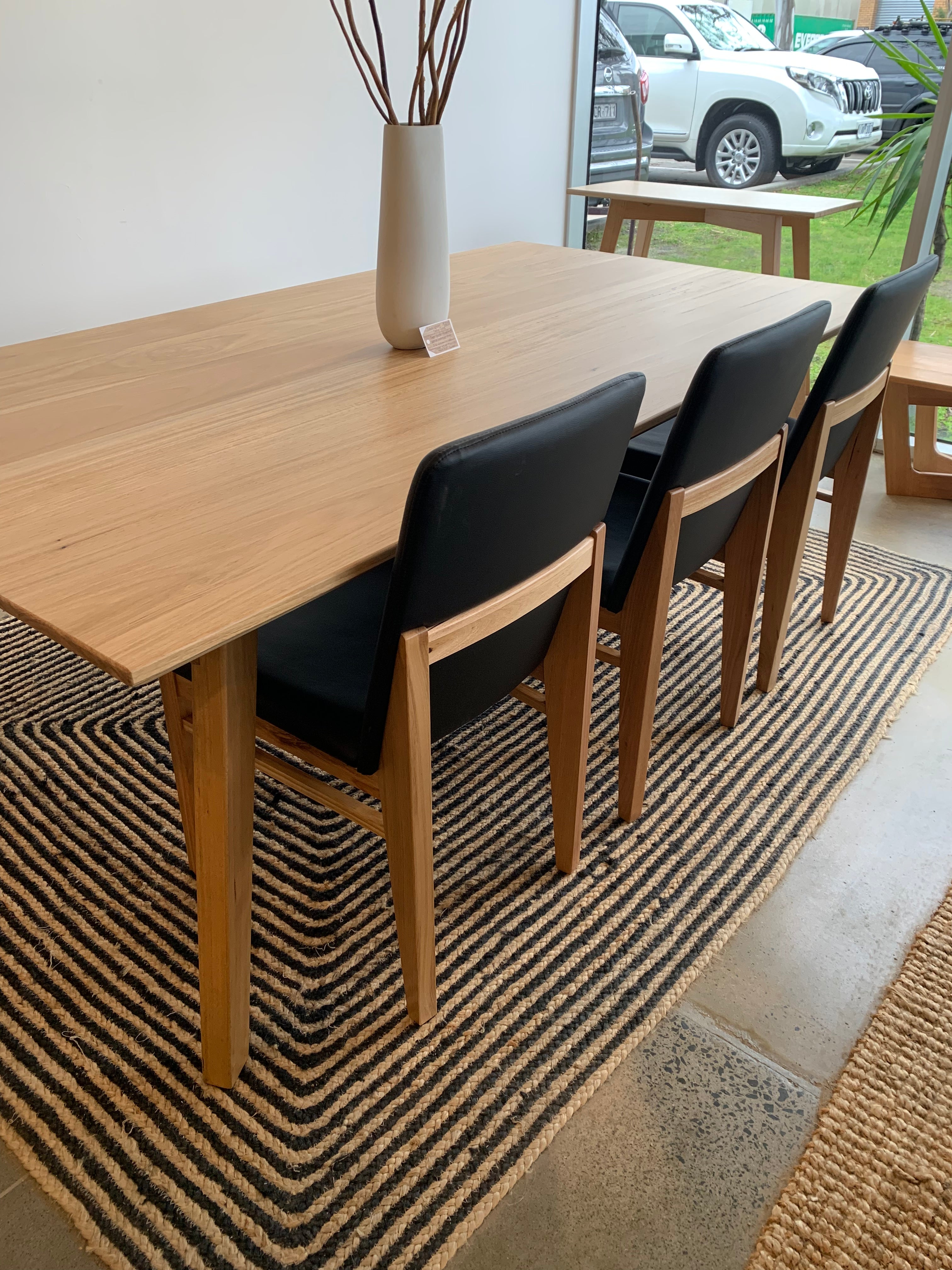 Sandy Chair 🪑 – OZTABLES